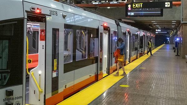 L Taraval Bus | SFMTA